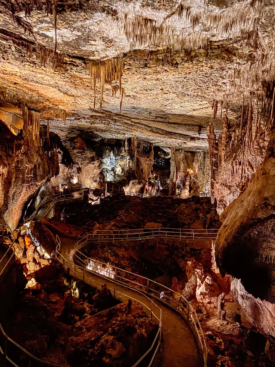 Exploring the Wonder of Blanchard Springs Caverns - Somewhere In Arkansas