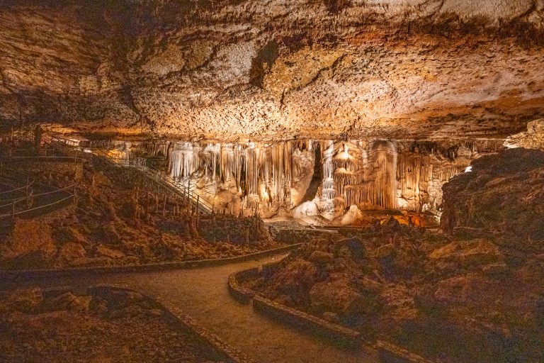 Explore the Magnificent Caves in Arkansas - Somewhere In Arkansas
